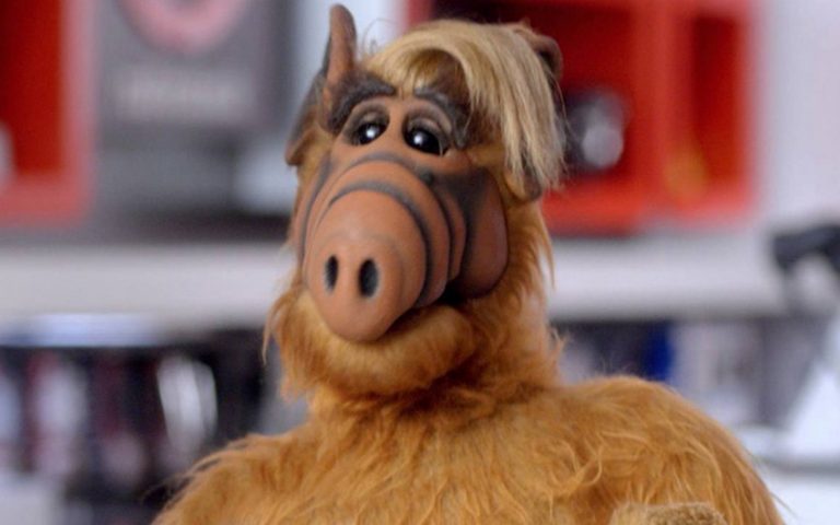 La série Alf revient bientôt sur nos écrans avec son personnage ...