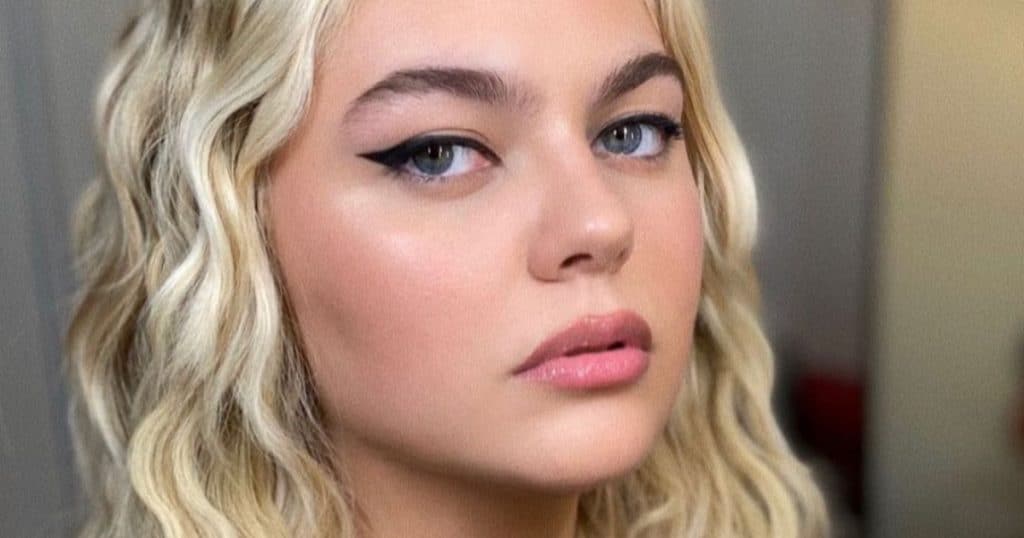 Louane change radicalement de look : ses fans sont mitigés