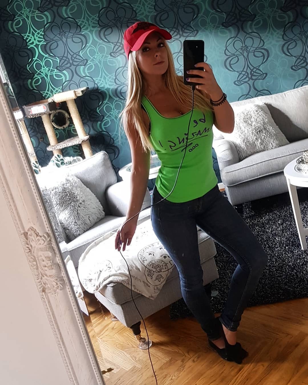 Angelica, la plus belle camionneuse du monde, affiche un corps qui fait ...