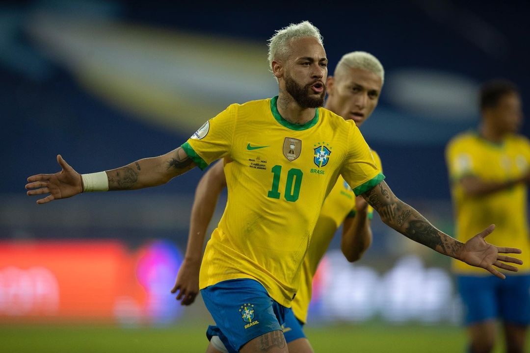 Neymar en vacances à Ibiza : Sa transformation physique choque la toile