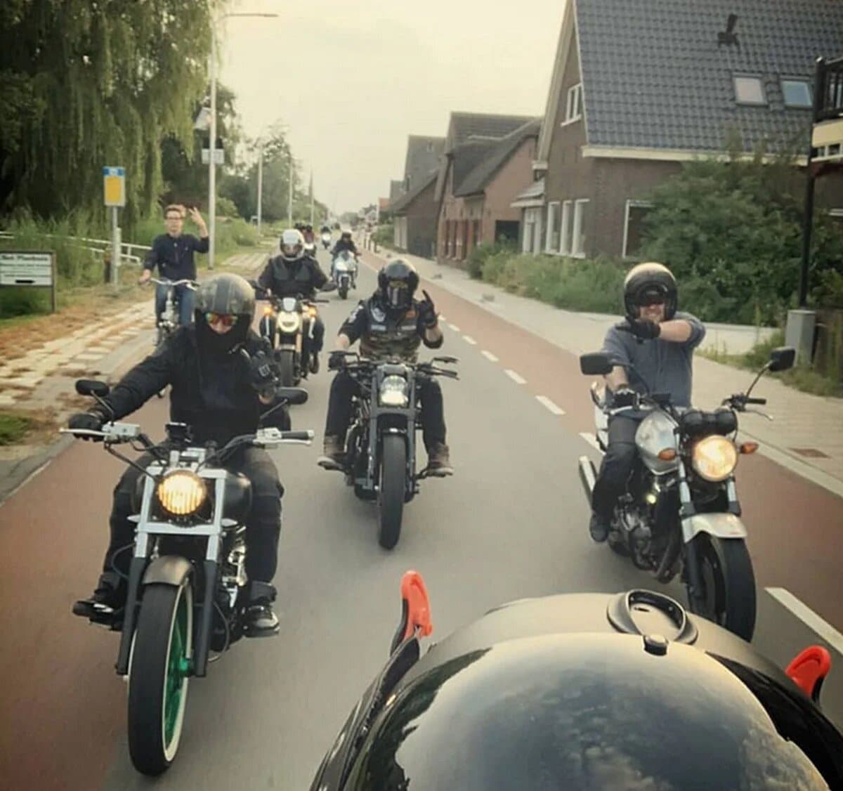 Photobombing : 22 photos avec des arrière-plans rigolos