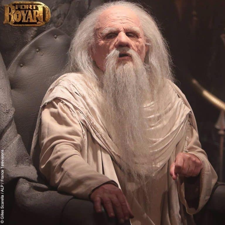 Fort Boyard : une photo du Père Fouras sans maquillage provoque la rage ...