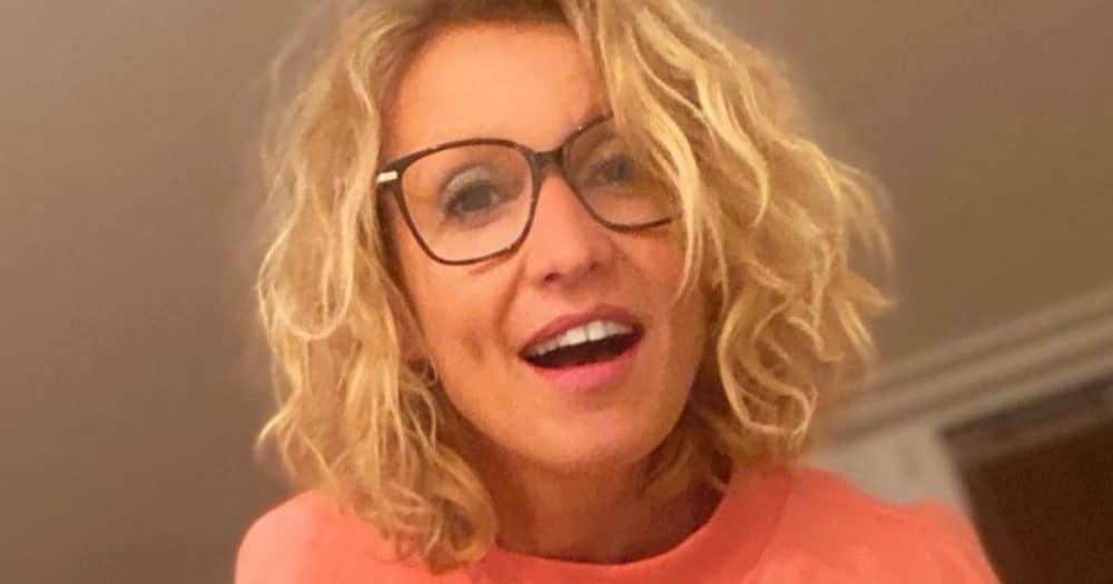 à 50 ans, Alexandra Lamy ose la robe moulante et montre qu’elle n’a ...