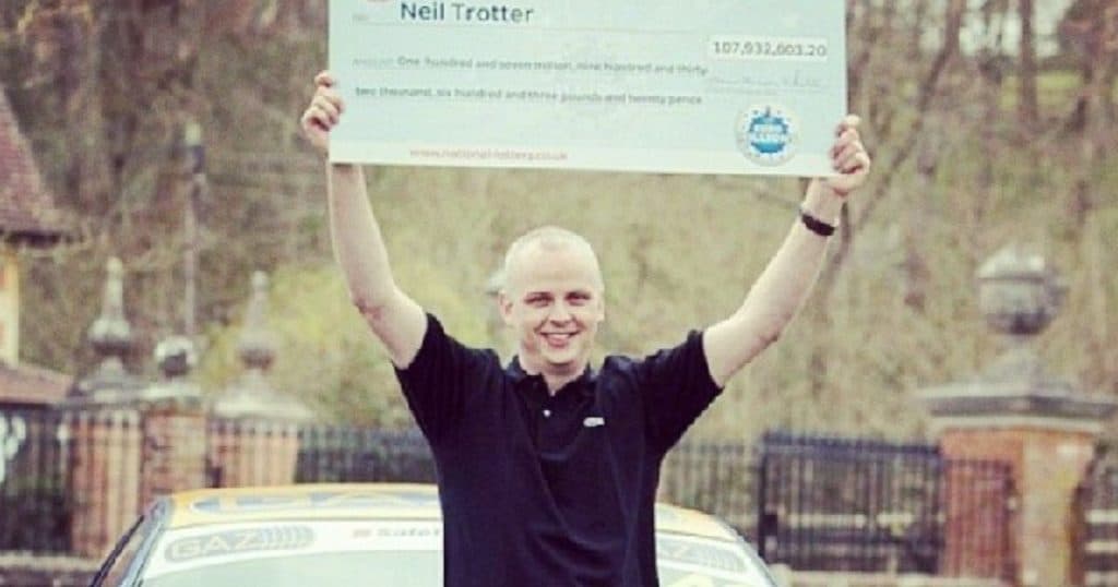 Il gagne plus de 120 millions d’euros à l’EuroMillions et rencontre des ...